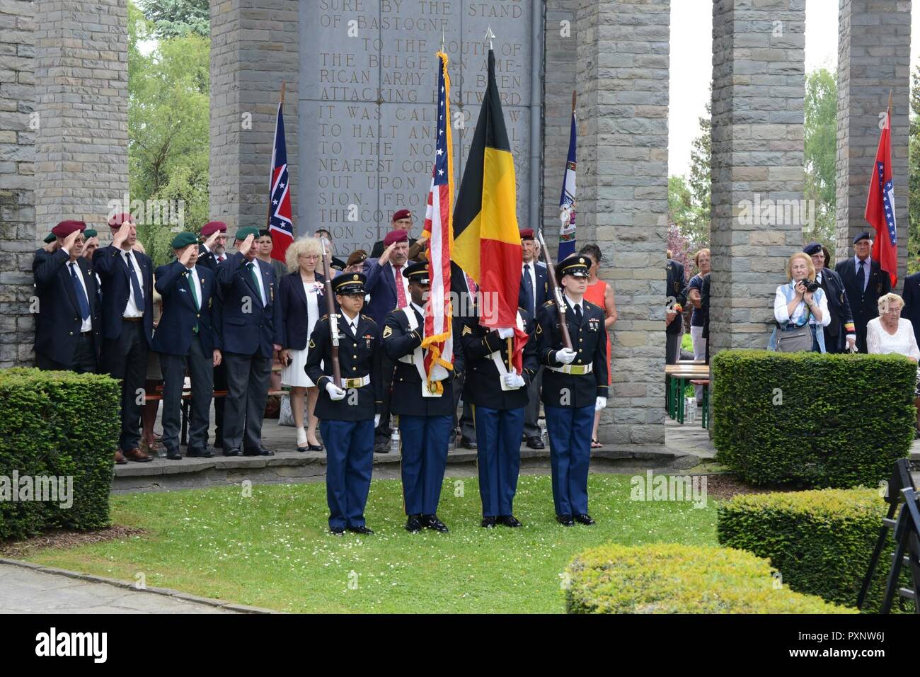 U.S. Soldiers assigned to U.S. Army Garrison Benelux, Belgian Soldiers ...