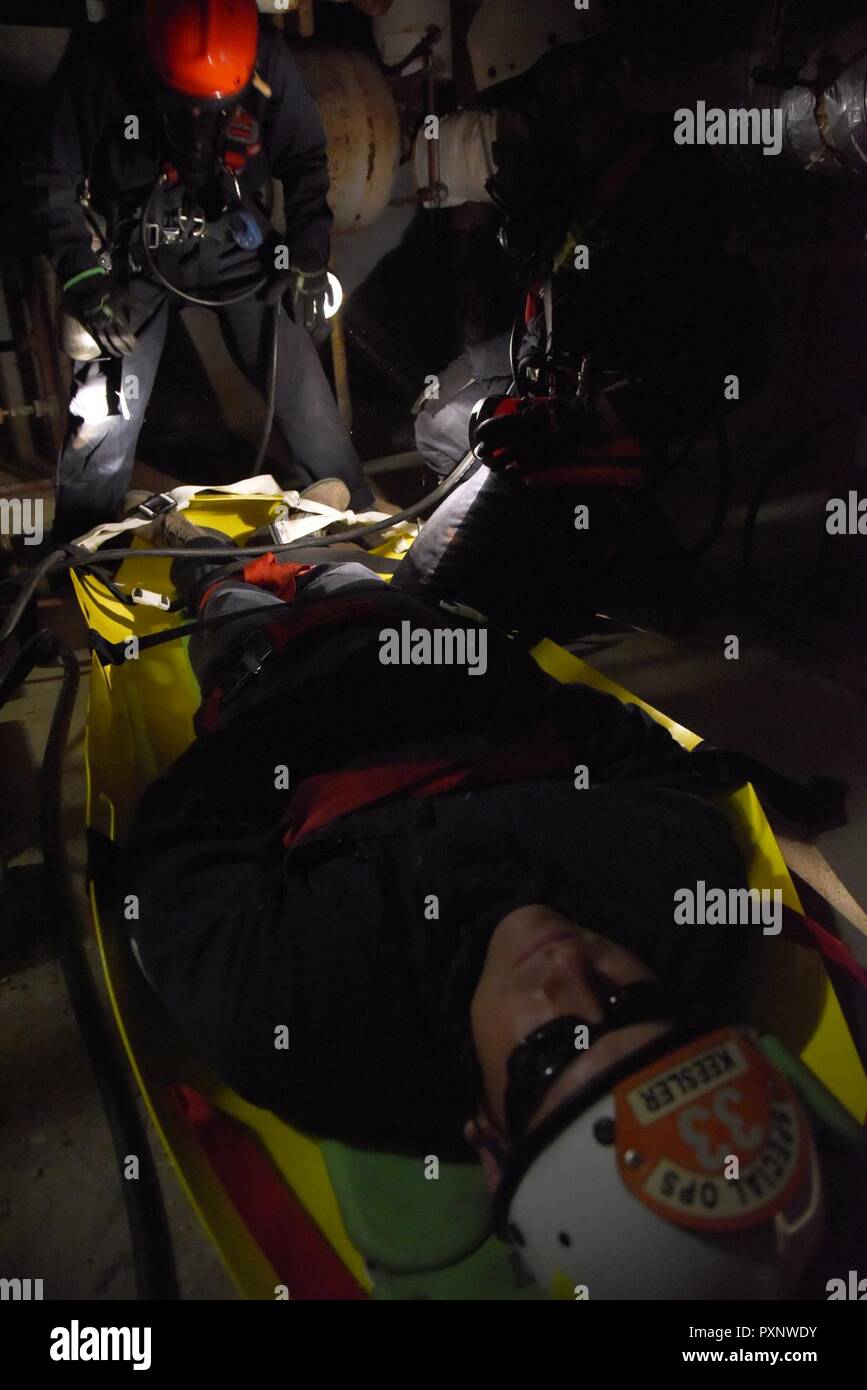 Confined space rescue operations training hi-res stock photography and ...