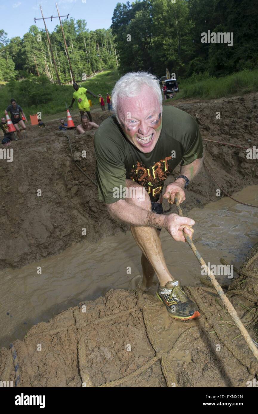 Usmc mud run hi-res stock photography and images - Alamy