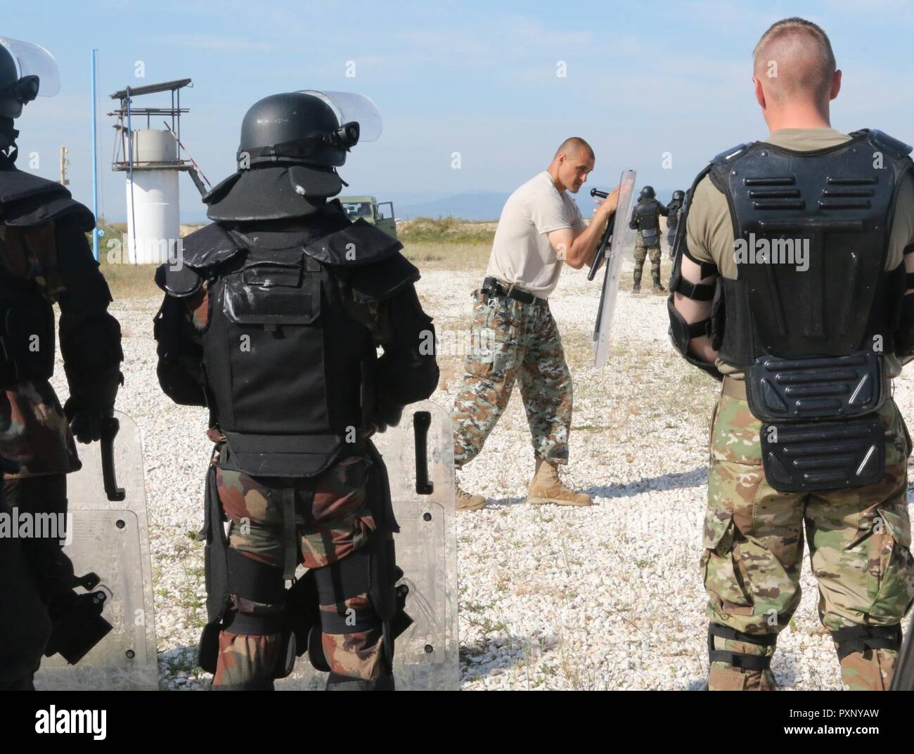 Soldiers from the Hungarian Air Force and U.S. Ohio Army National Guard ...