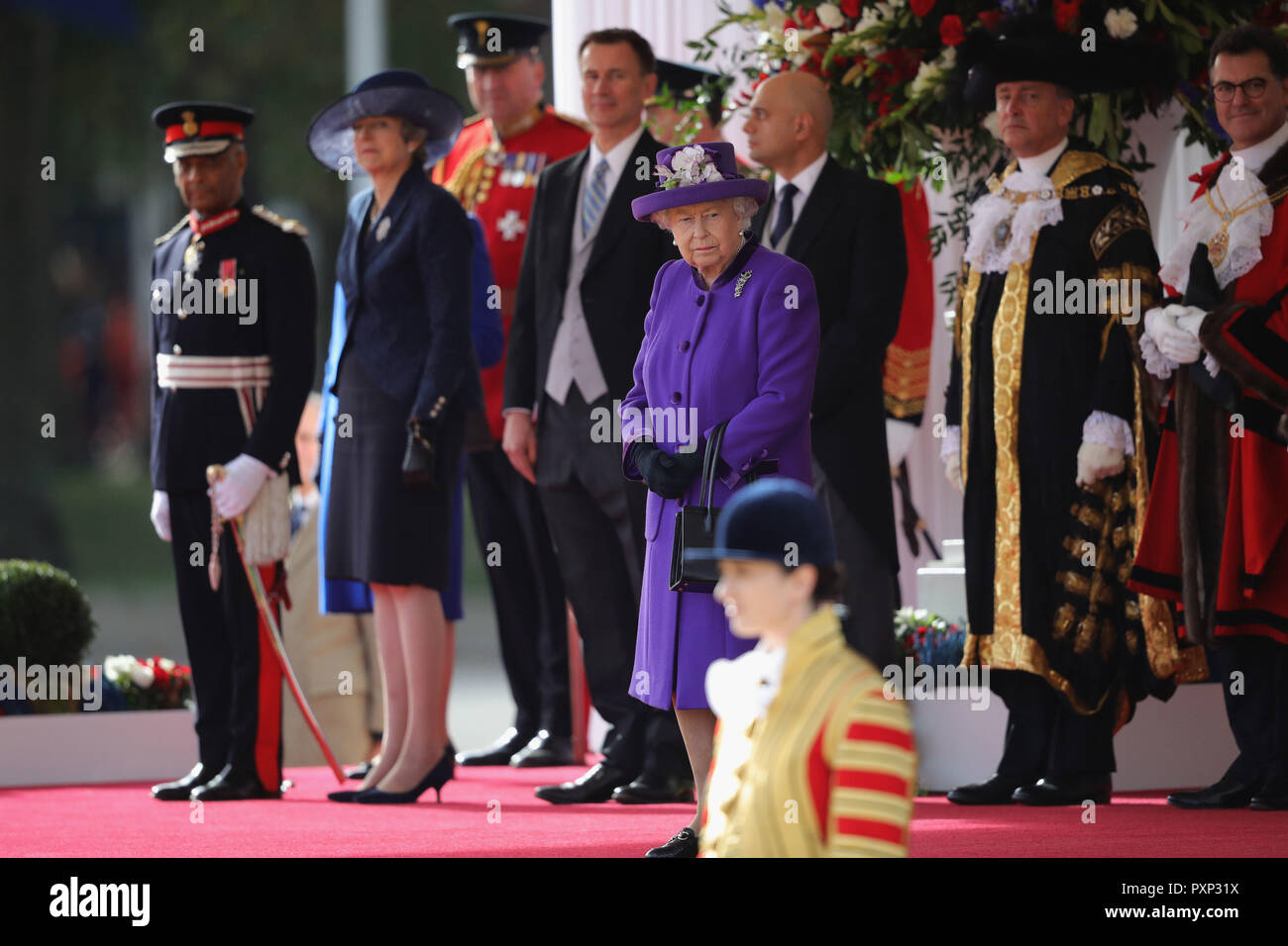 Queen Elizabeth II during a ceremonial welcome for King Willem ...