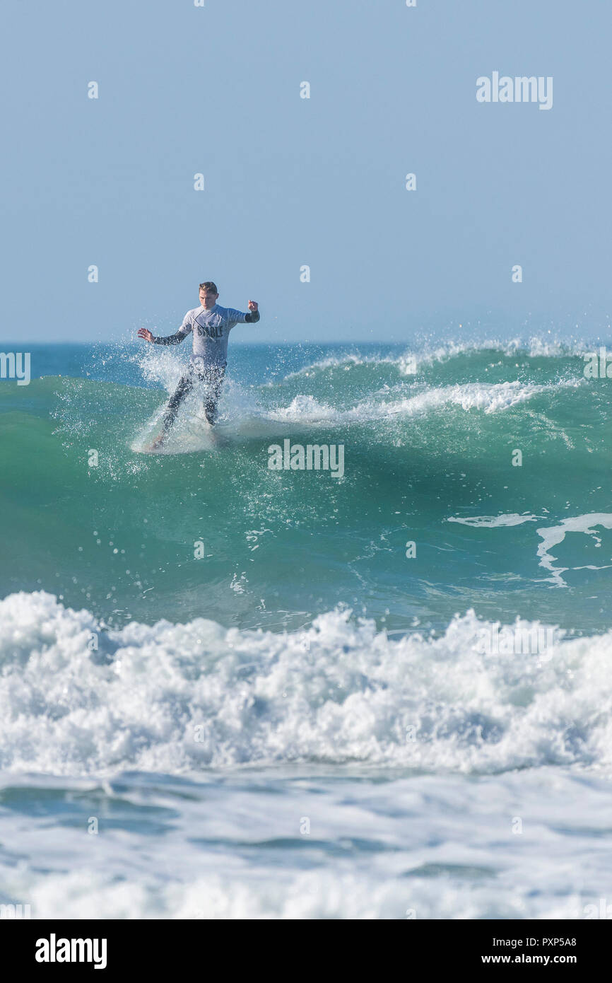 Big wave surf competition hi-res stock photography and images - Alamy