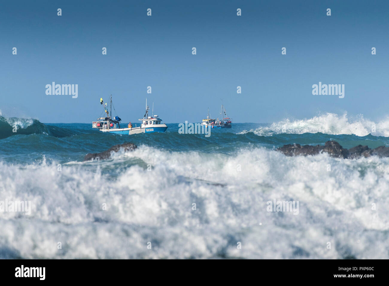 Dangerous rocks hi-res stock photography and images - Alamy