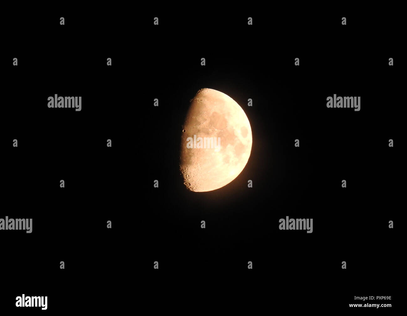 Gold moon hi-res stock photography and images - Alamy