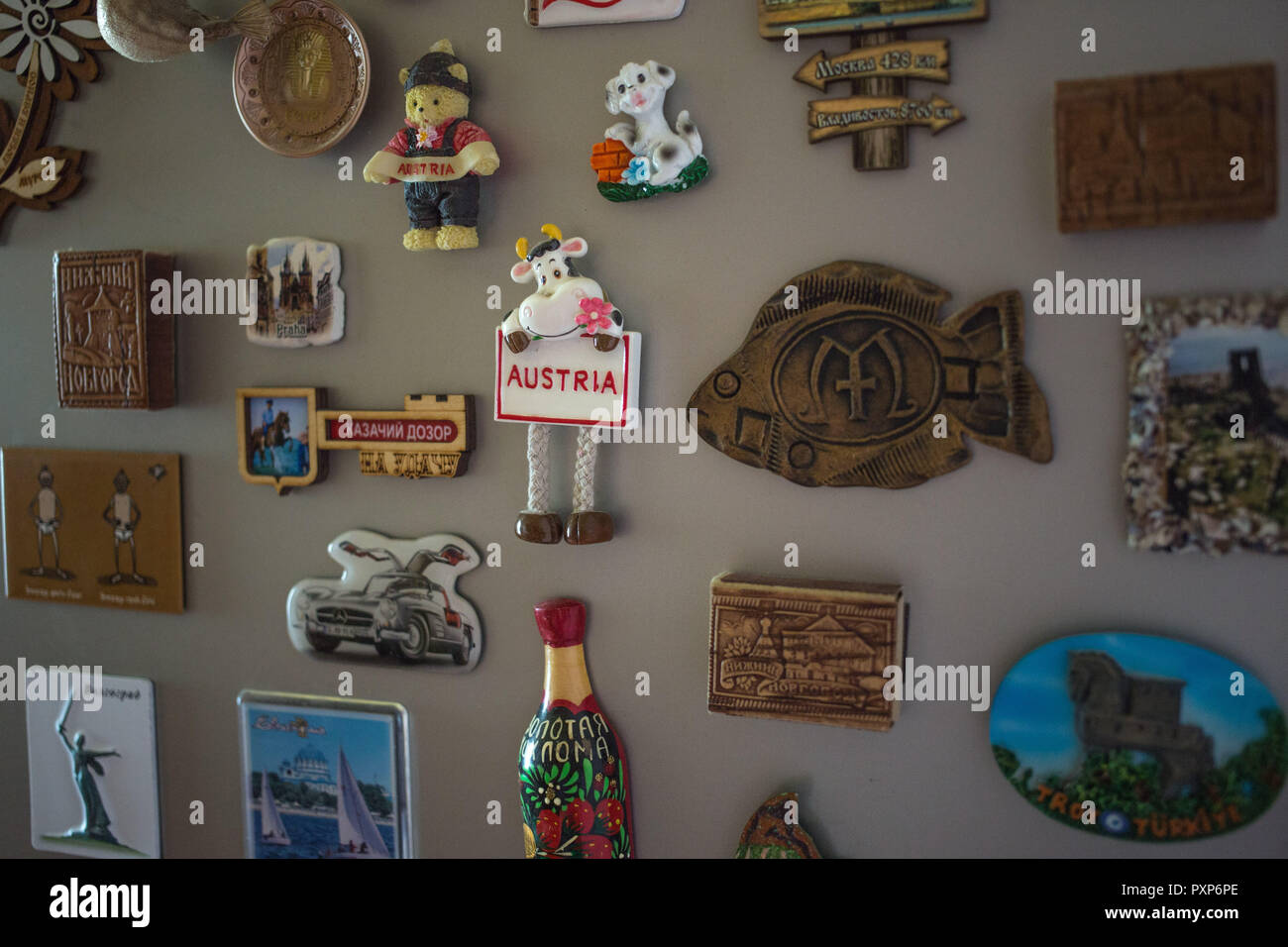 Refrigerator door magnets hi-res stock photography and images - Alamy