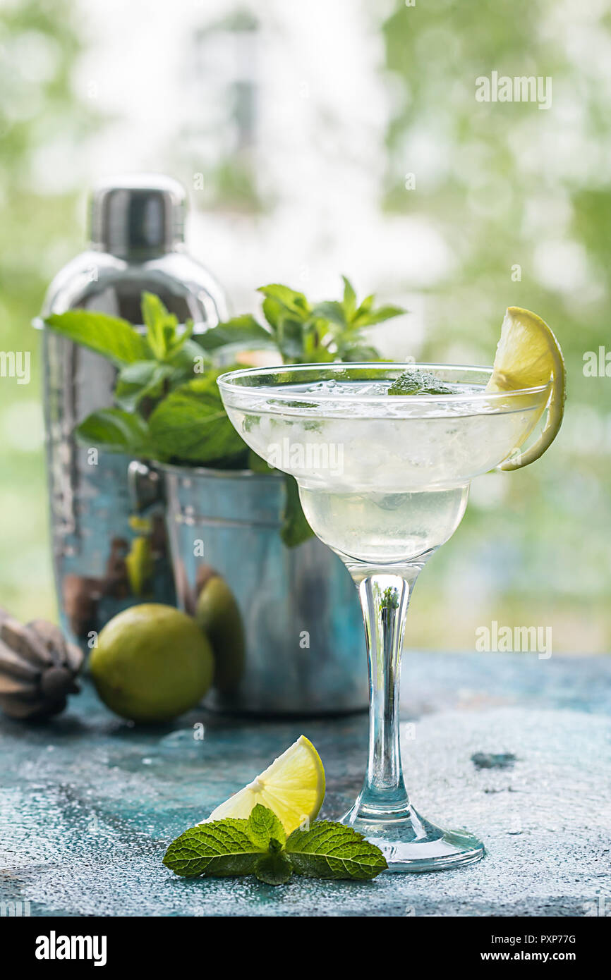 classic lime margarita cocktail Stock Photo - Alamy