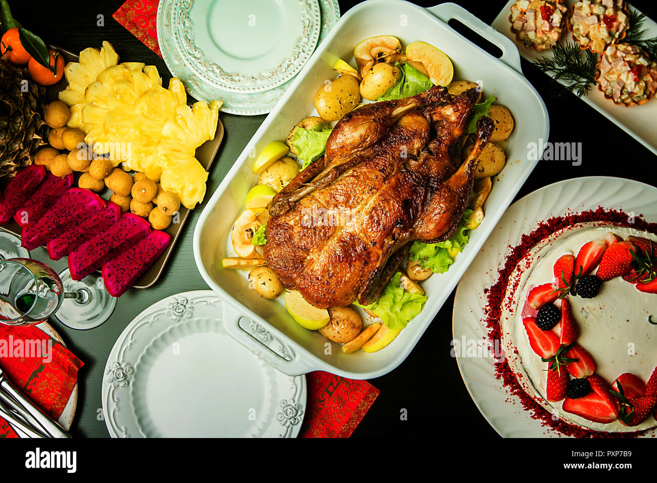 Christmas duck with apples Stock Photo - Alamy