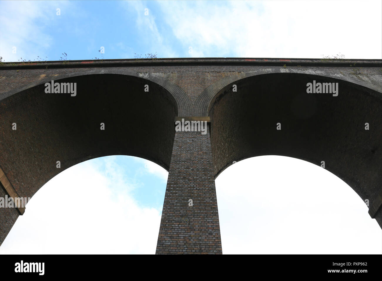 Stambermill viaduct crossing the river Stour in Stourbridge, West ...