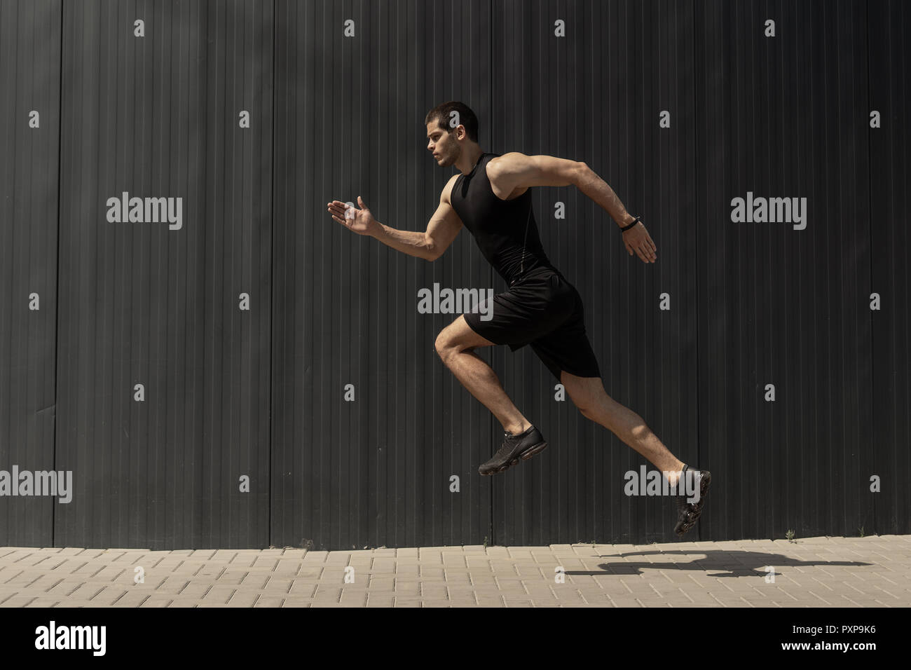 Male fitness model full body hi-res stock photography and images - Alamy