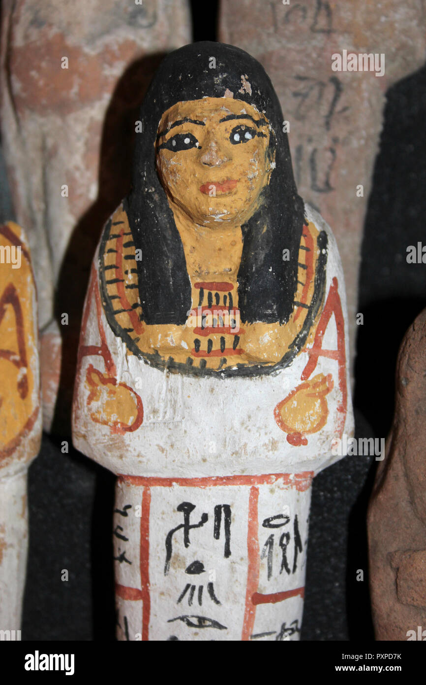 Egyptian artifacts hi-res stock photography and images - Alamy