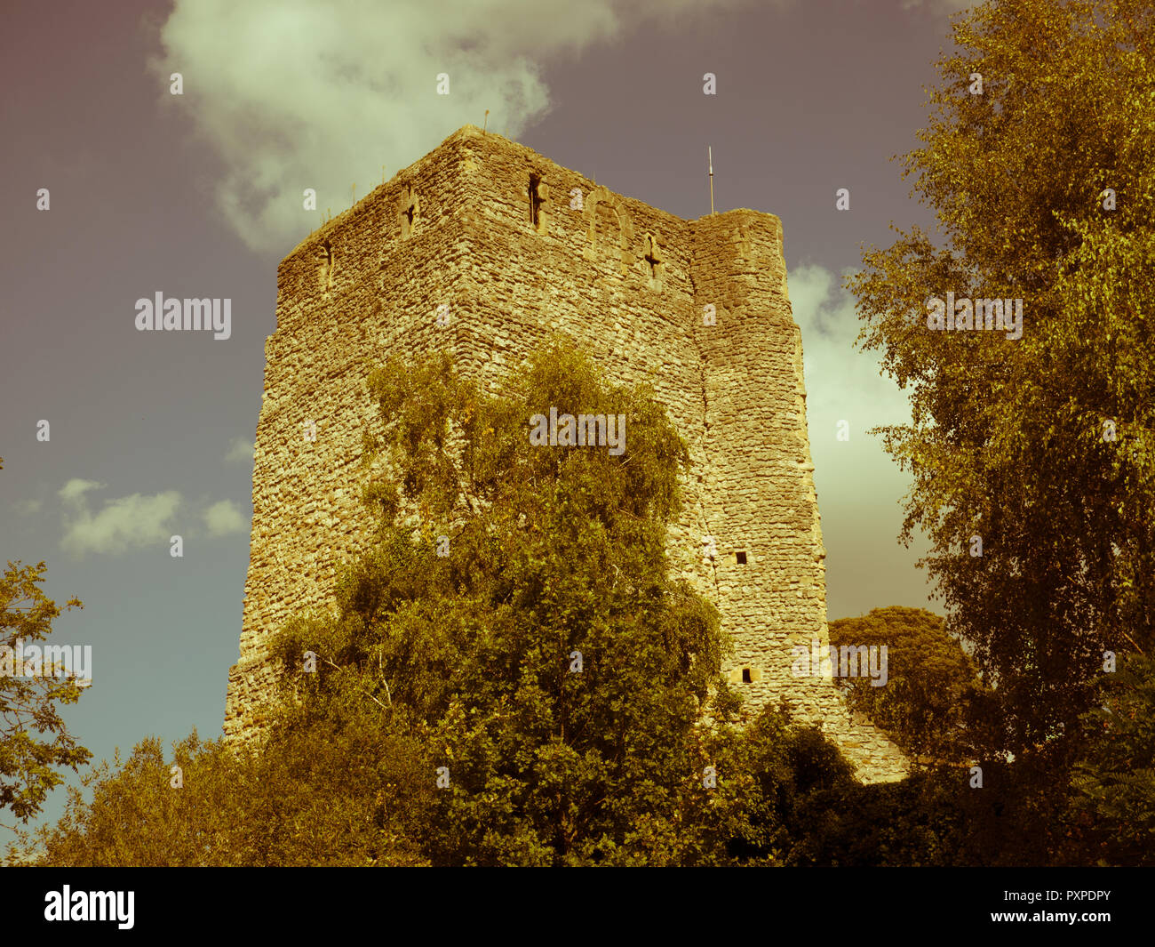 Oxford saxon gate tower hi-res stock photography and images - Alamy