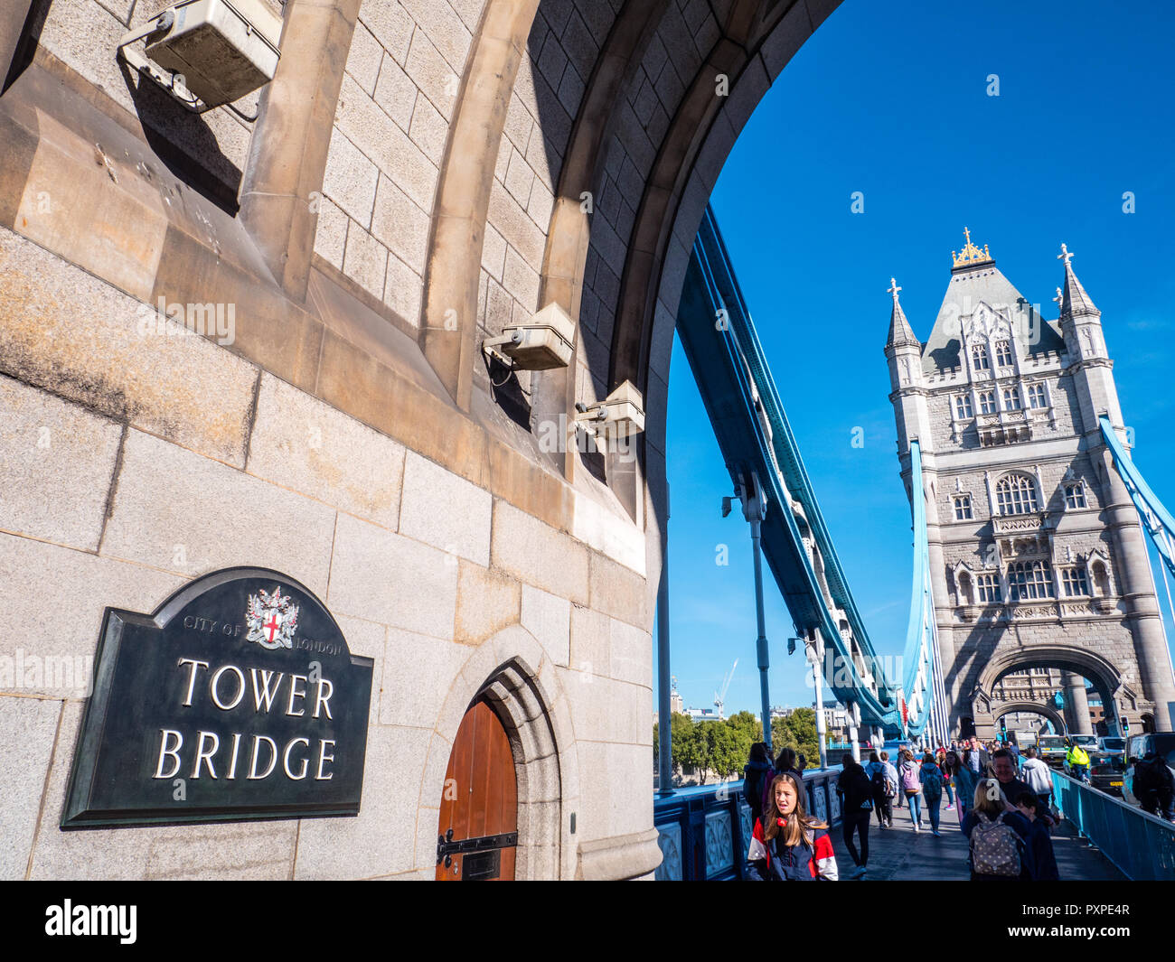 Tower bridge london river hi-res stock photography and images - Alamy