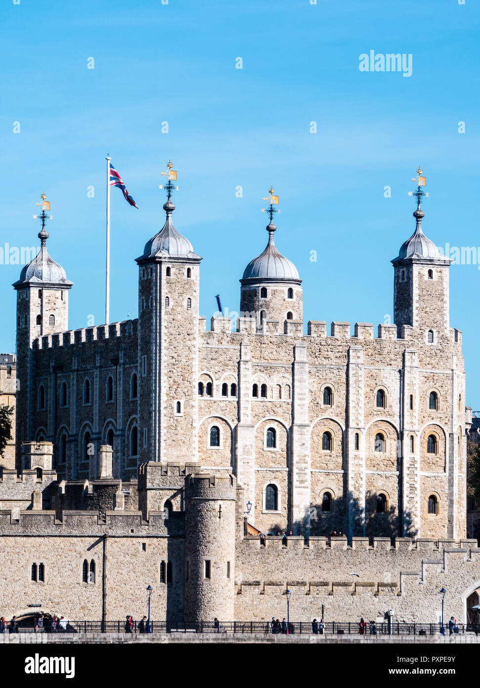 The White Tower, Tower of London Viewed from south Bank across, River ...