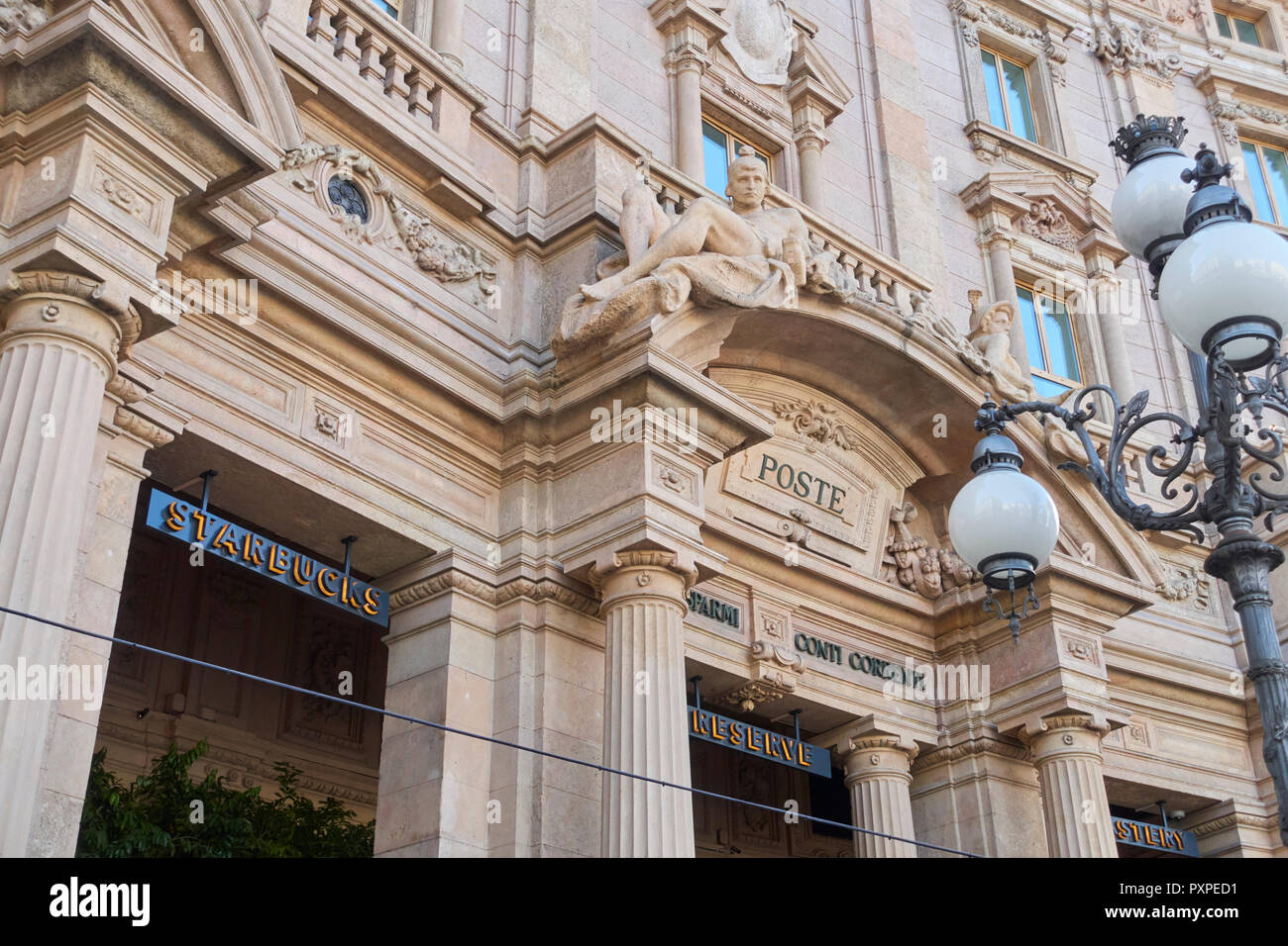 New Starbucks coffee store in Milano, Italy Stock Photo - Alamy