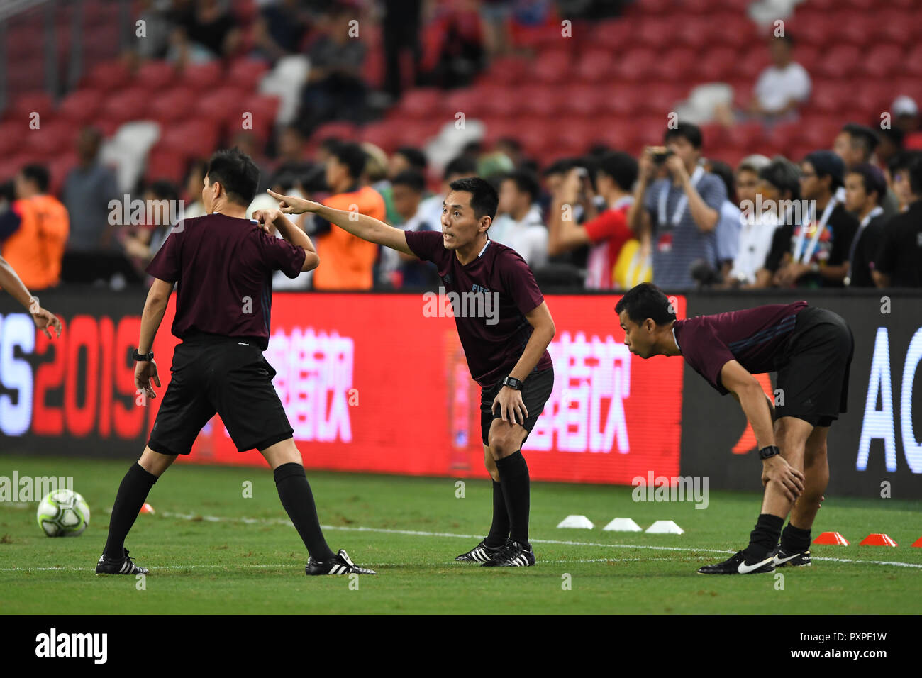 Warm up referee hi-res stock photography and images - Alamy