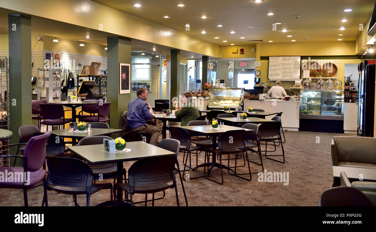 Inside restaurant hi-res stock photography and images - Alamy