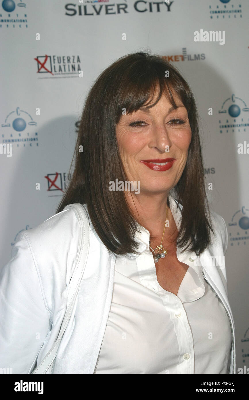 Anjelica Huston 09/14/04 SILVER CITY @ Arclight Cinemas, Hollywood ...