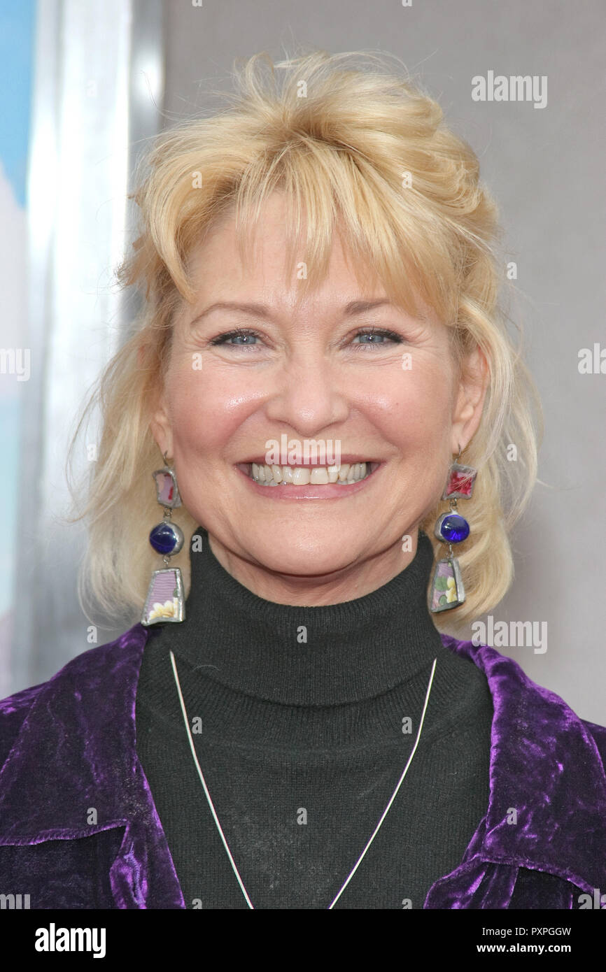 Dee wallace hi-res stock photography and images - Alamy