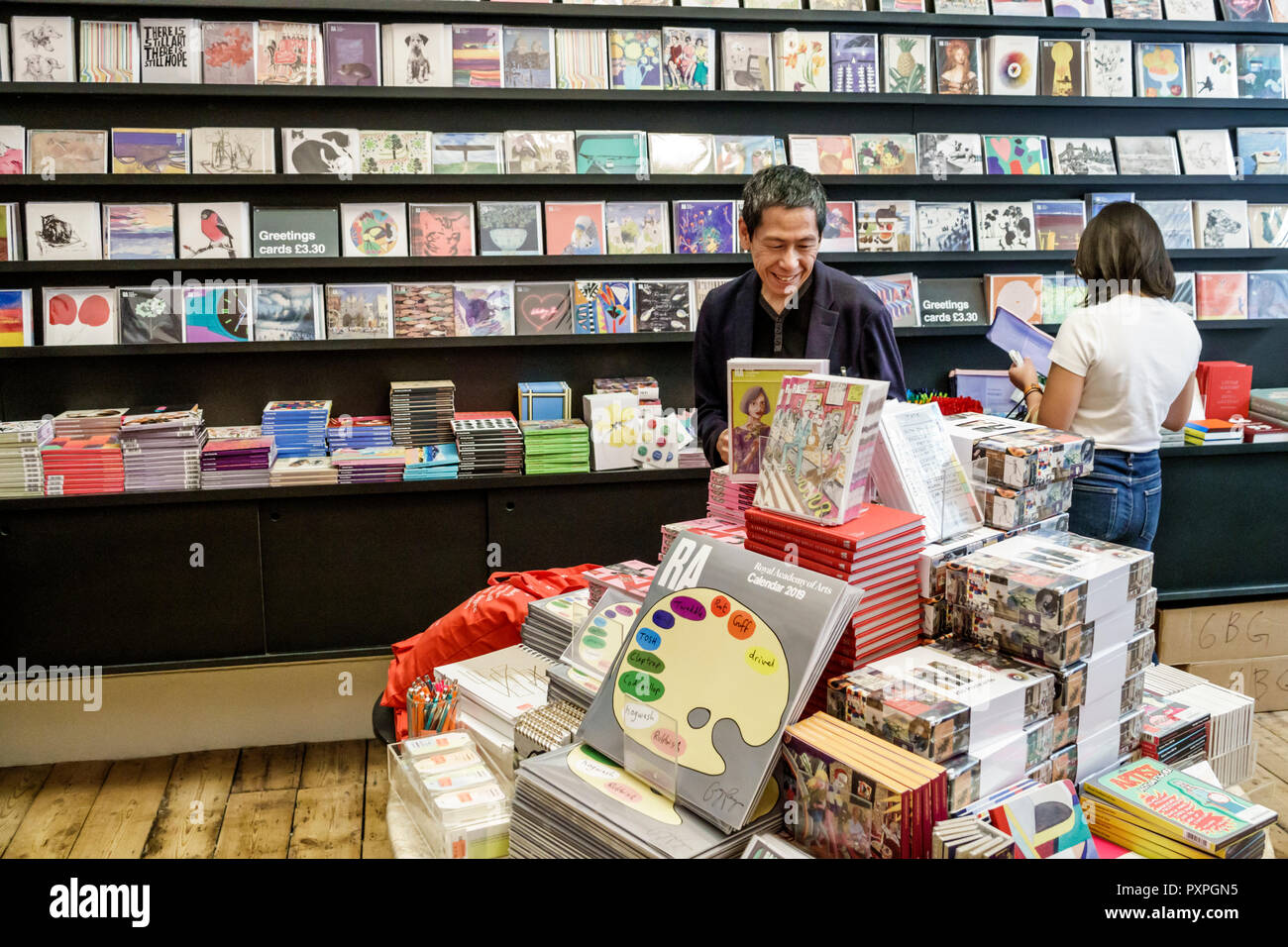Woman in greeting cards shop hi-res stock photography and images - Alamy