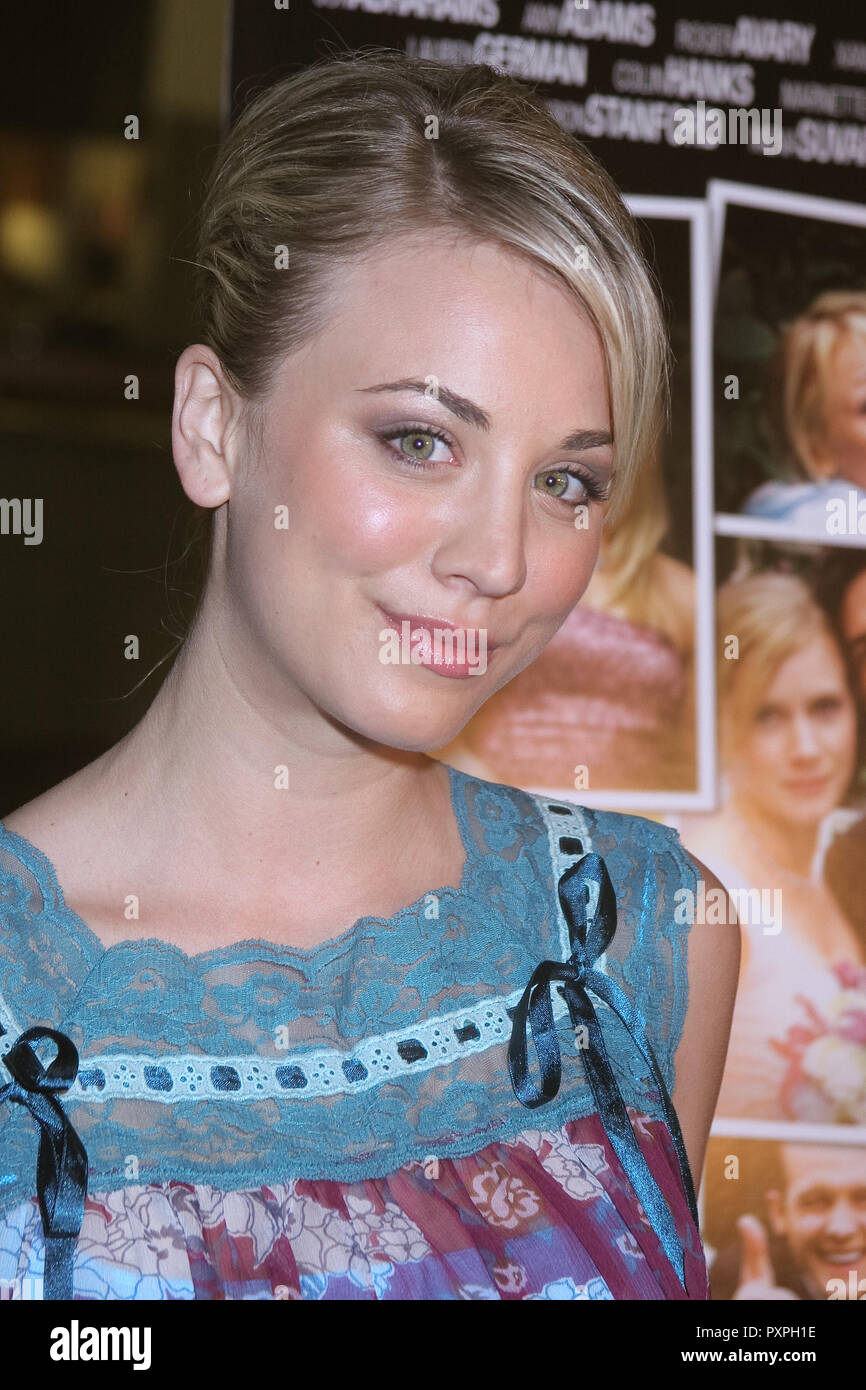 Kaley Cuoco 04/10/06 "Standing Still" Premiere @ The Arclight ...