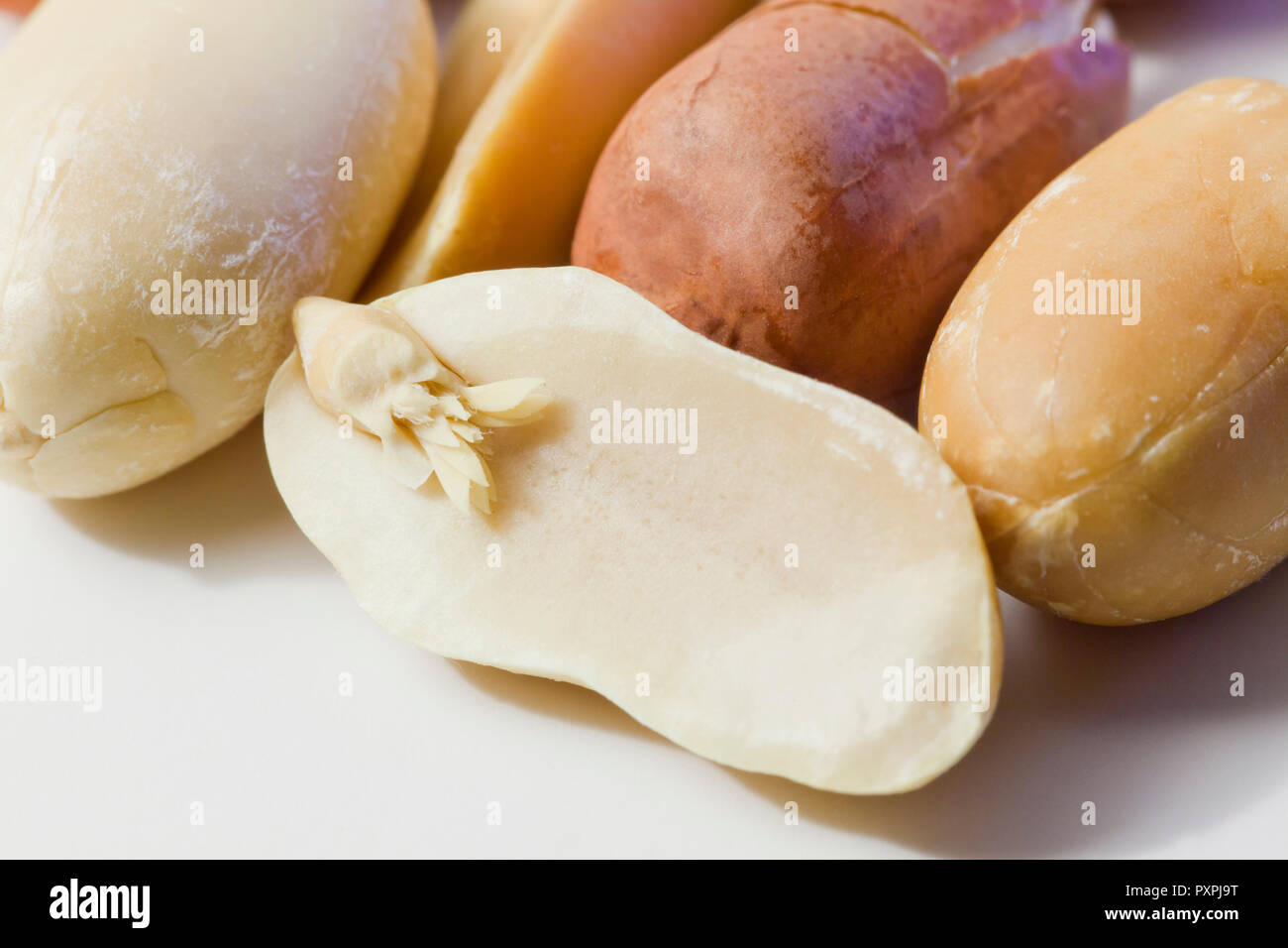 Half peanuts hi-res stock photography and images - Alamy