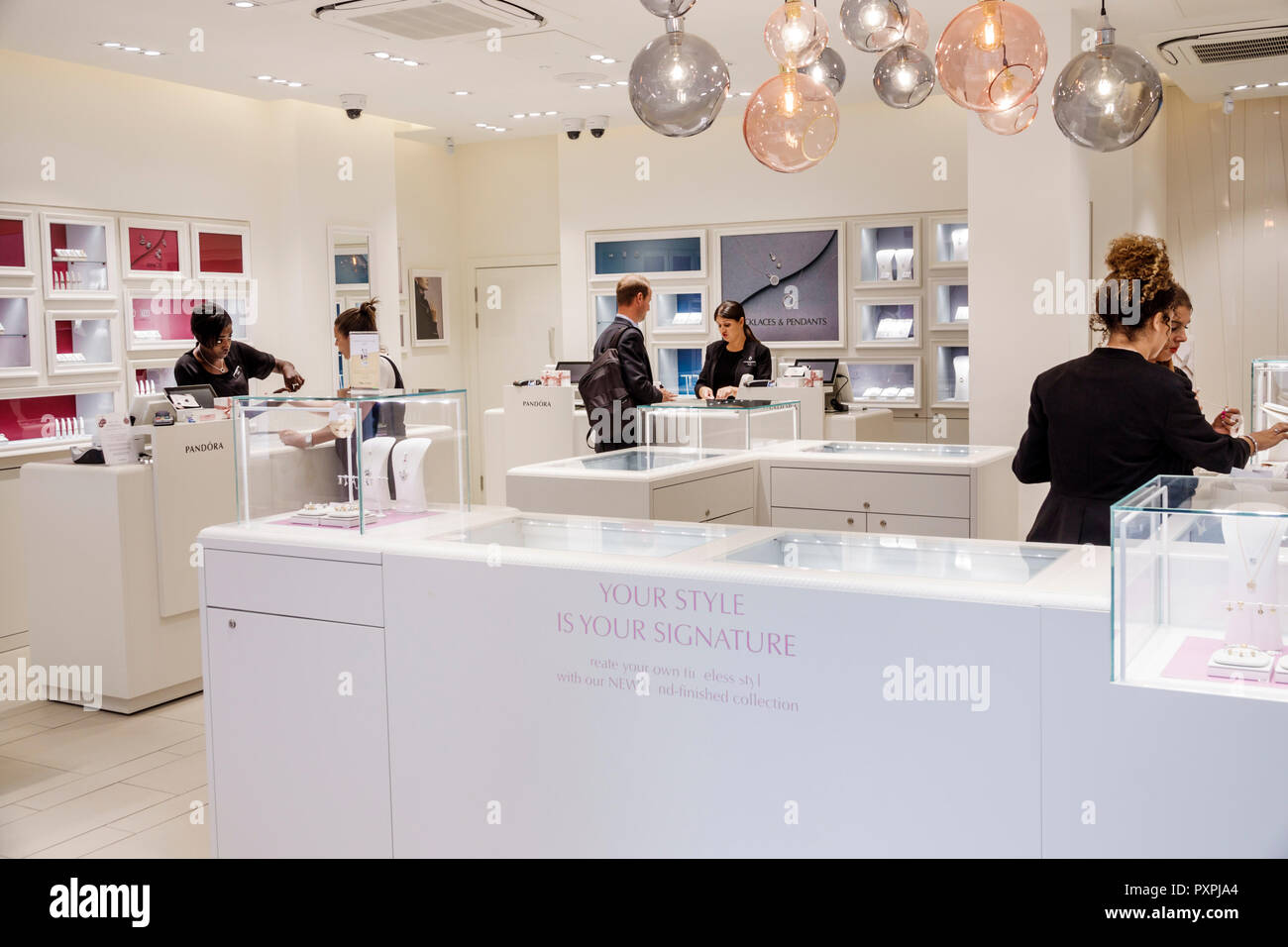 Pandora Jewelry High Resolution Stock Photography and Images - Alamy