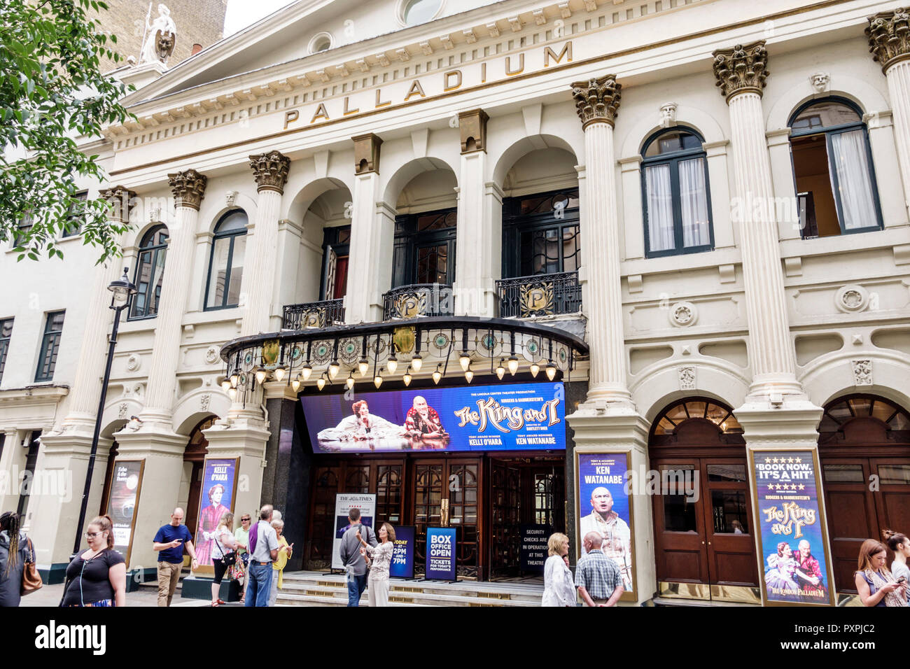 English tourist venue hi-res stock photography and images - Alamy