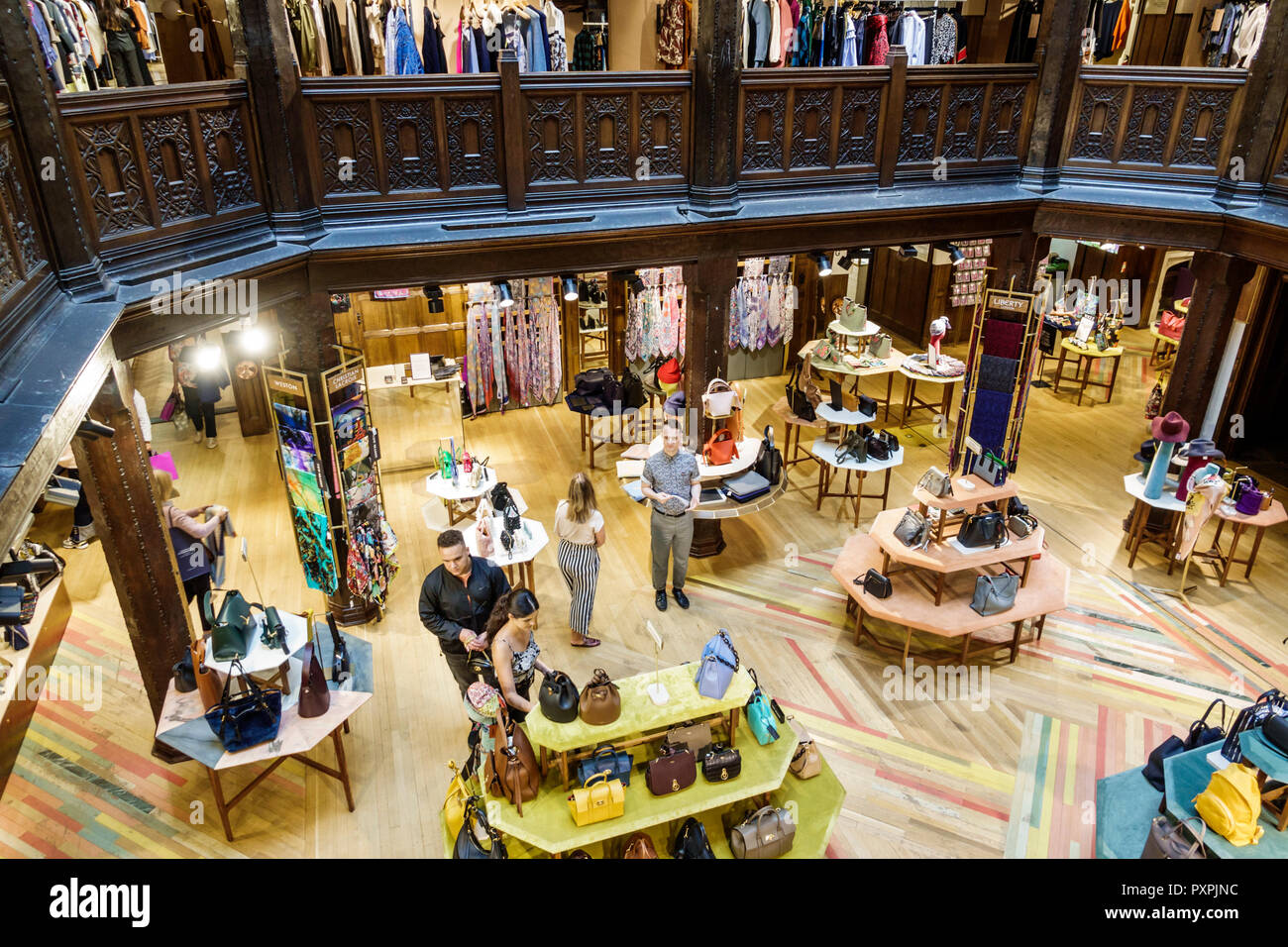 Tudor revival architecture hi-res stock photography and images - Alamy