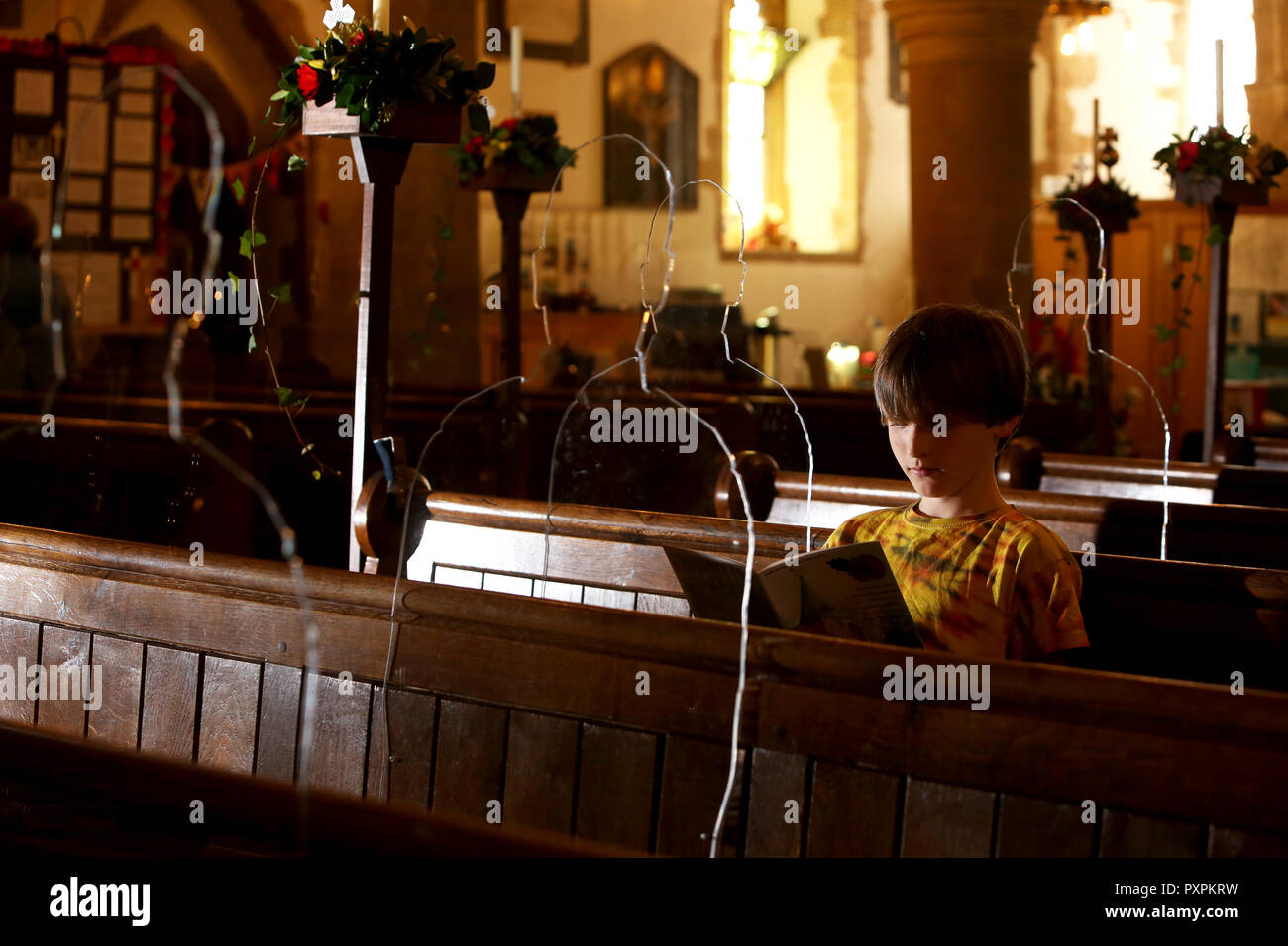 Mary magdalene reading hi-res stock photography and images - Alamy