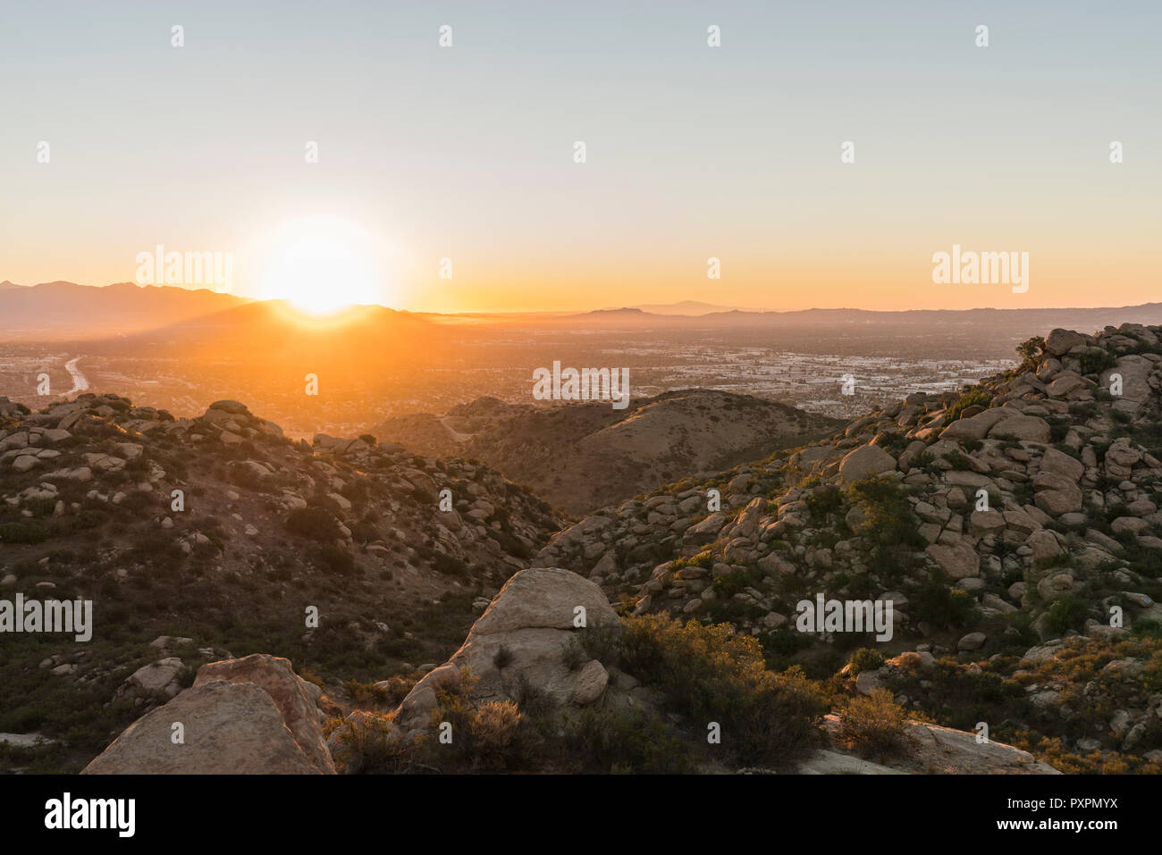Santa susana pass hi-res stock photography and images - Alamy