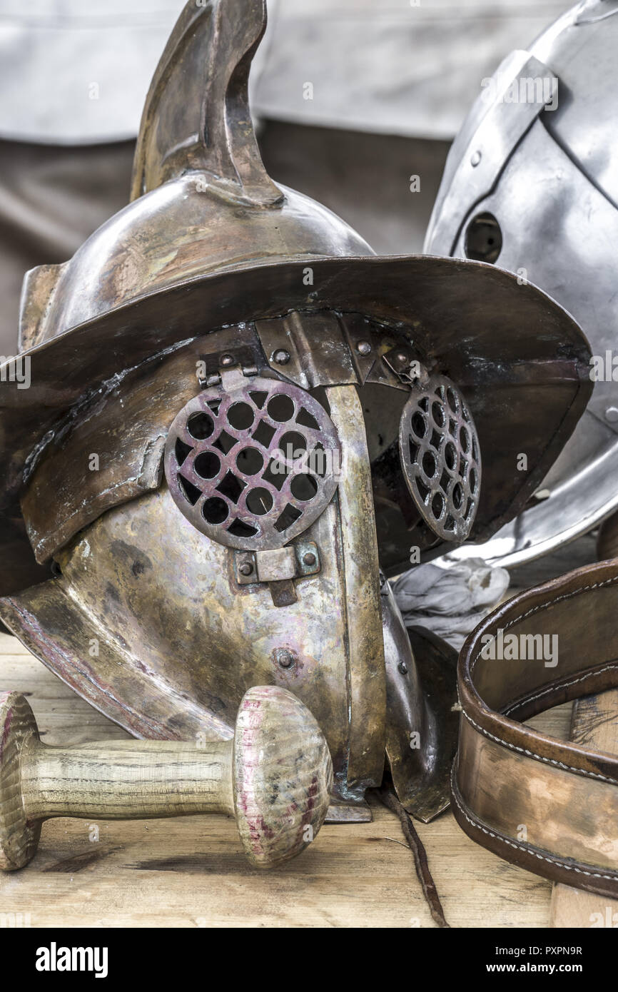 Thraex gladiators hi-res stock photography and images - Alamy