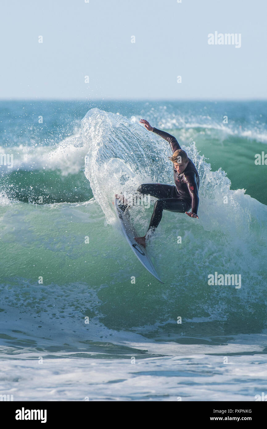 UK surfing - Spectacular surf action at Fistral Beach in Newquay in ...