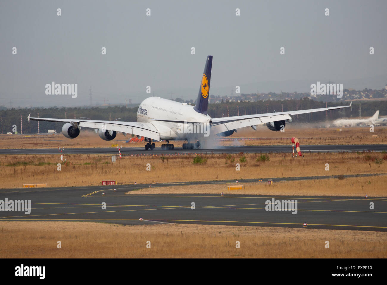 Lufthansa first class airbus a380 hi-res stock photography and images ...