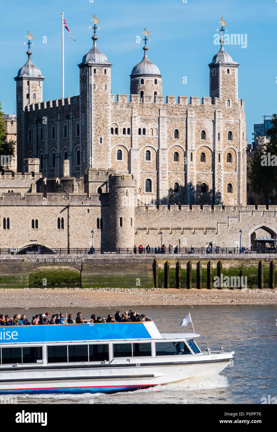 The White Tower, Tower of London Viewed from south Bank across, River ...