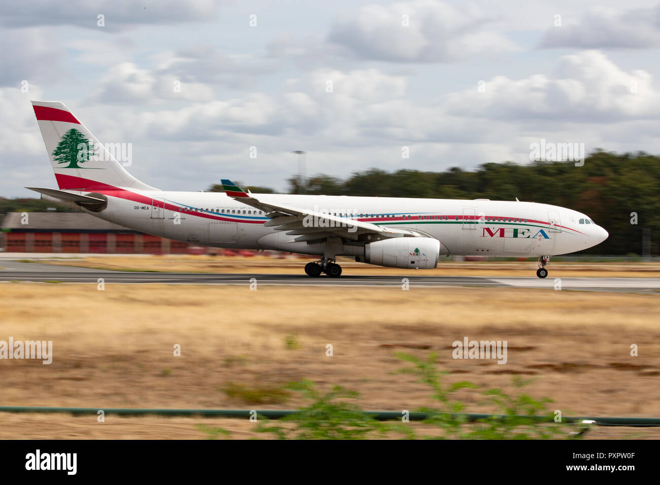 Middle east airlines hi-res stock photography and images - Alamy