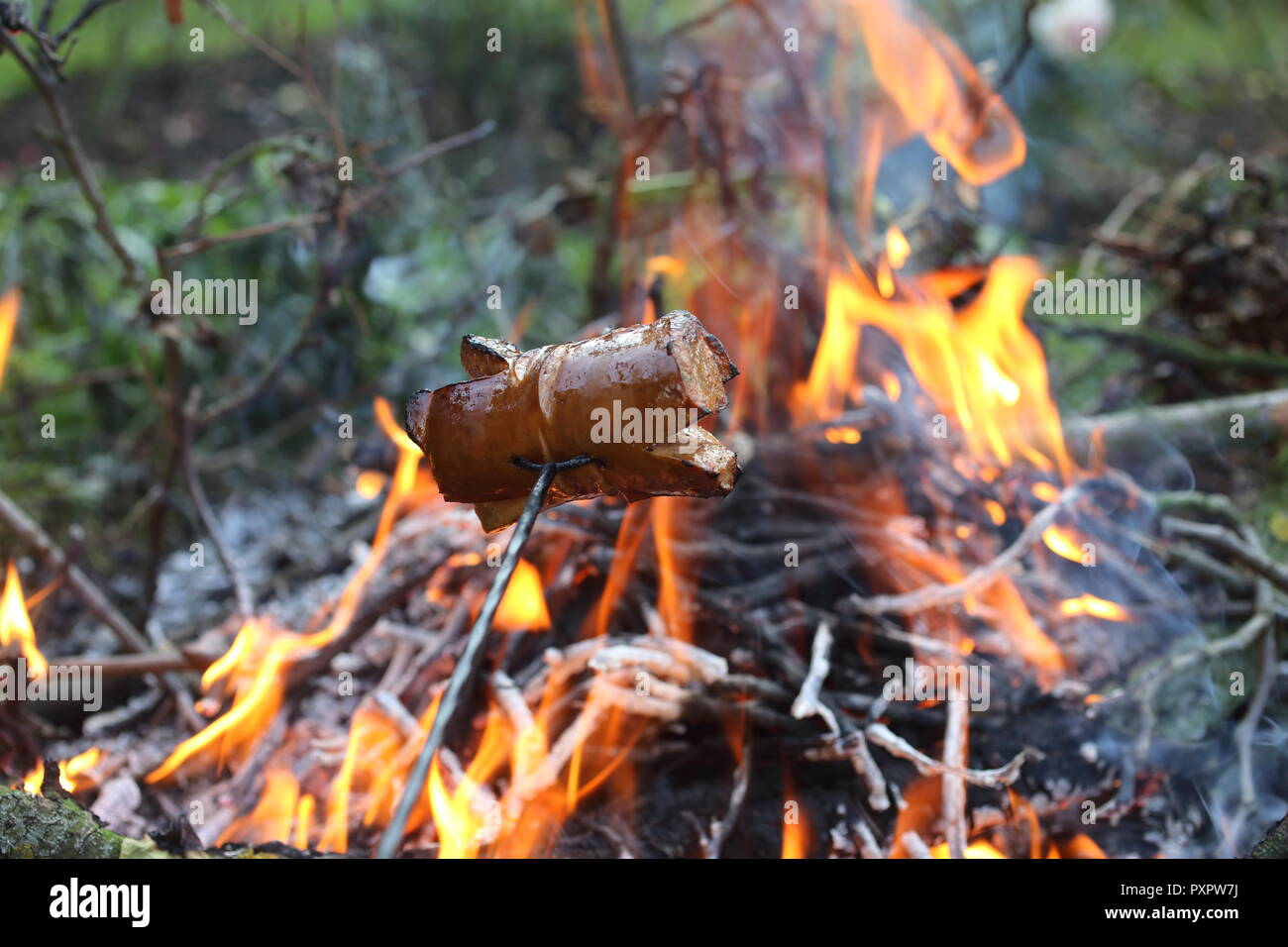 Campfire ready hi-res stock photography and images - Alamy