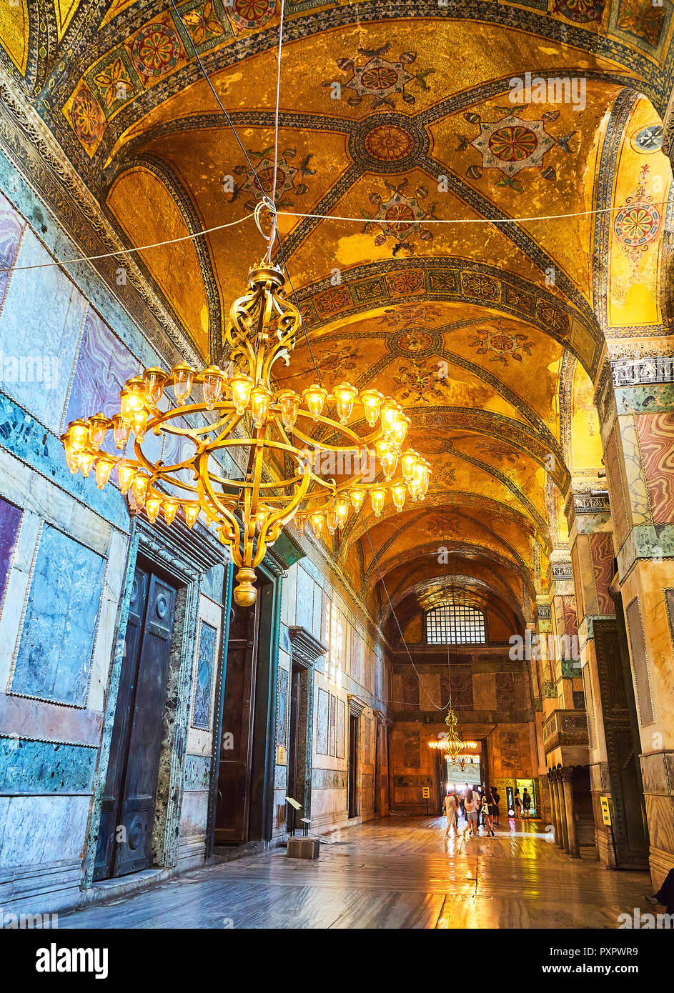 Narthex hi-res stock photography and images - Alamy