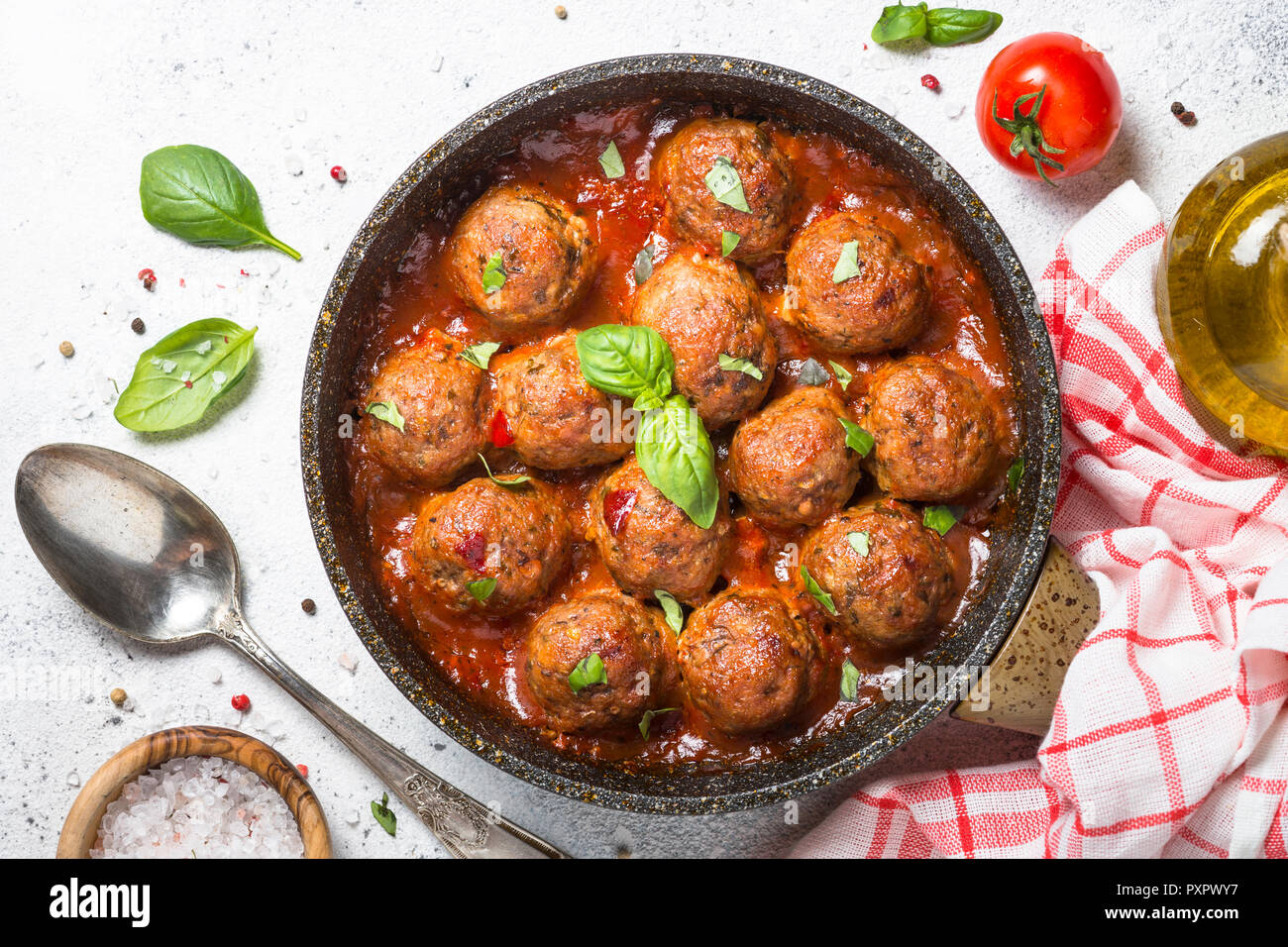 Close up meatballs on pan hi-res stock photography and images - Alamy