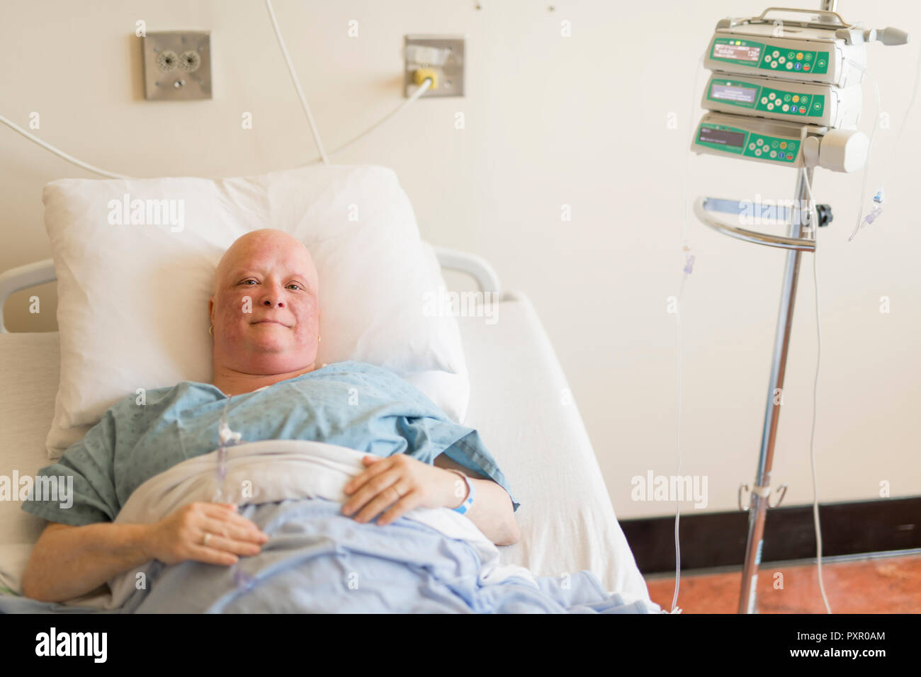 woman in hospital bed suffering from cancer Stock Photo - Alamy