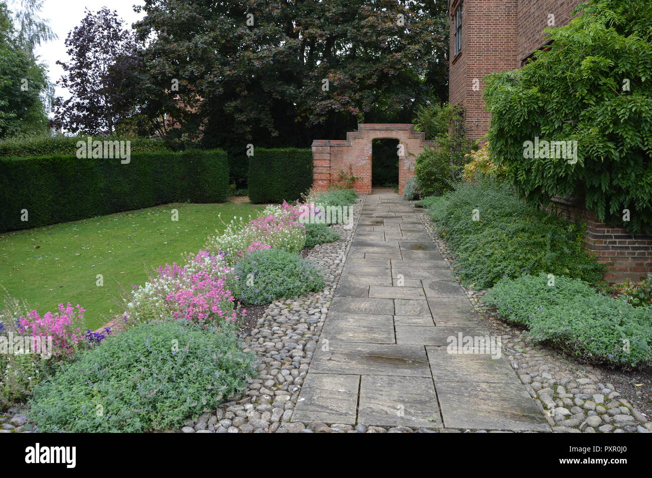 Goddards House and Gardens, Arts and Craft House, 1927, Terry's family ...