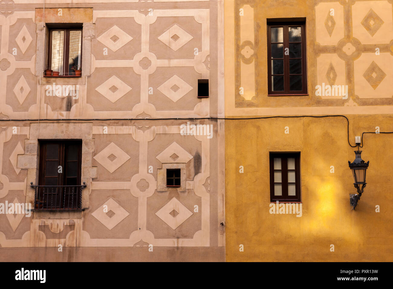 Architecture moorish windows hi-res stock photography and images - Alamy