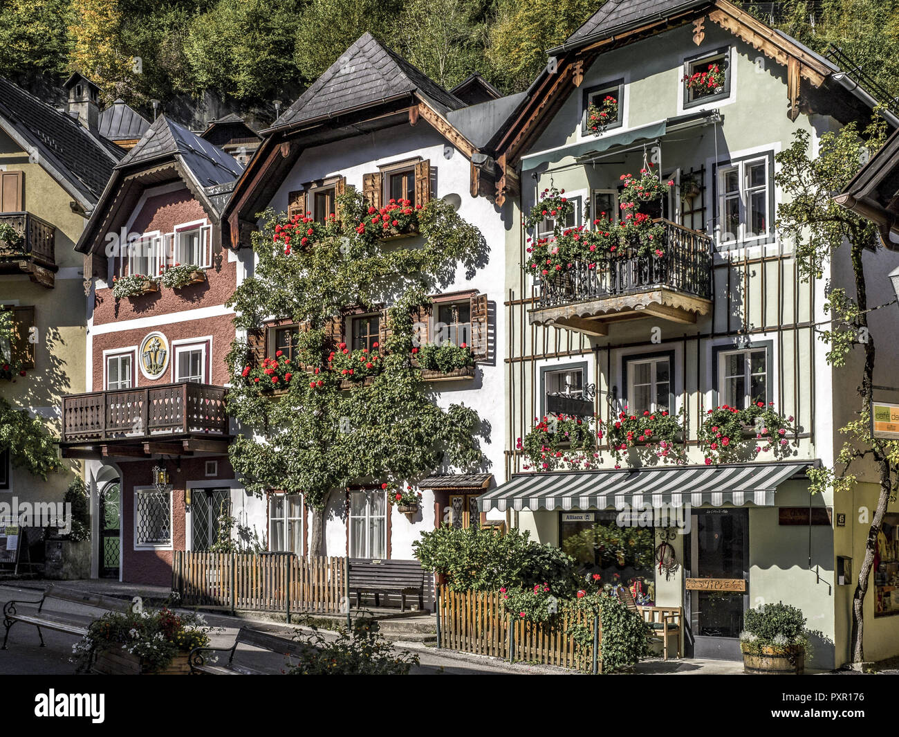 Hallstatt market square hi-res stock photography and images - Alamy