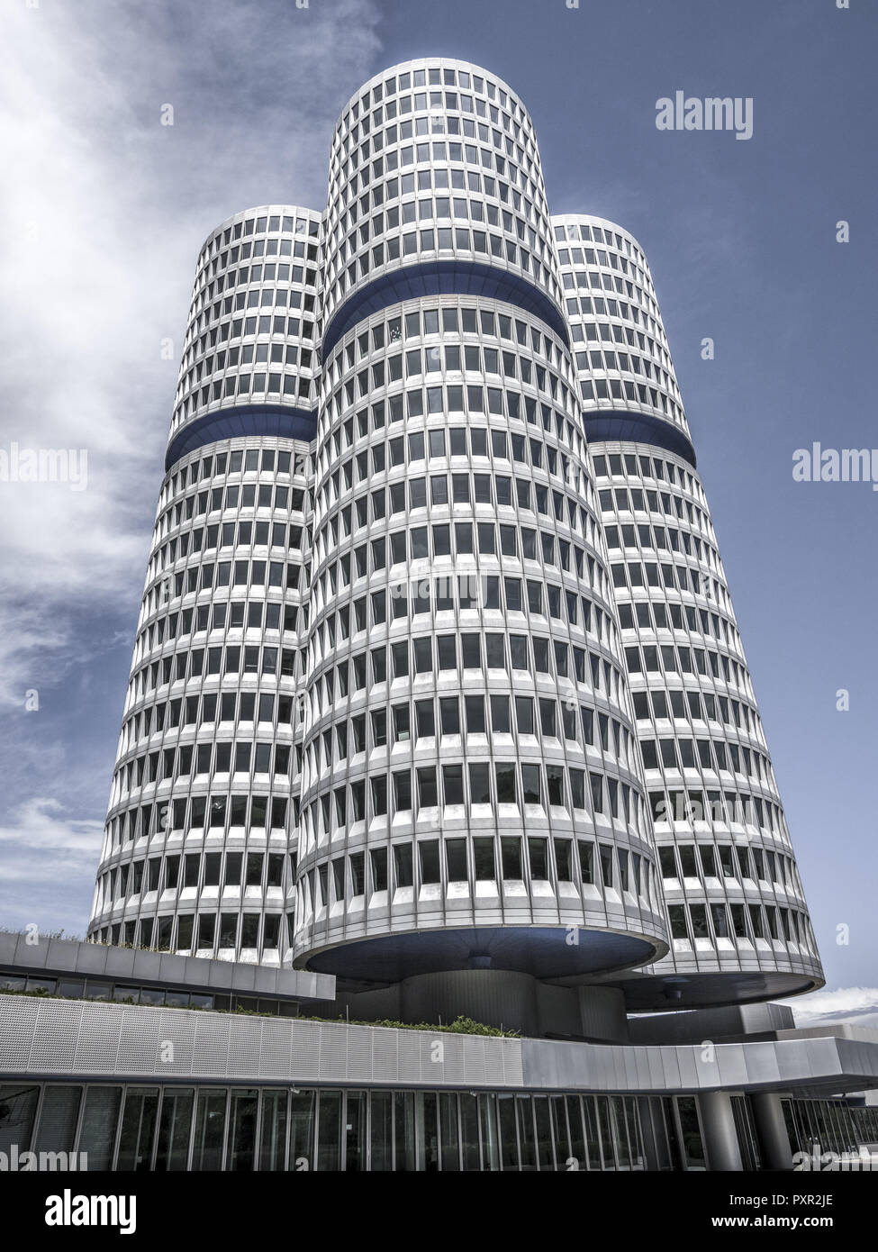 Bmw group headquarters hi-res stock photography and images - Alamy