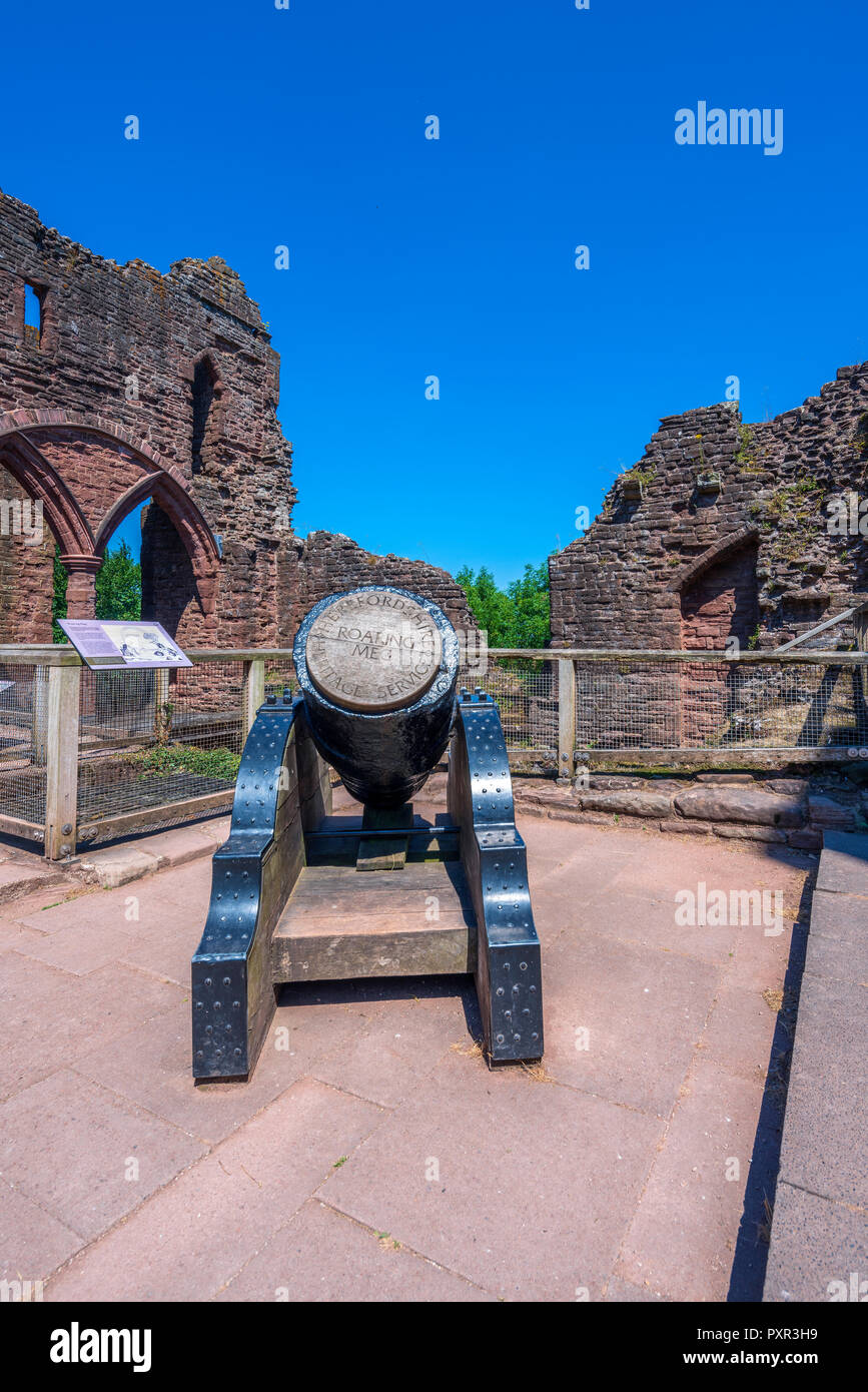 Roaring Meg on display at Goodrich Castle, Herefordshire, England ...