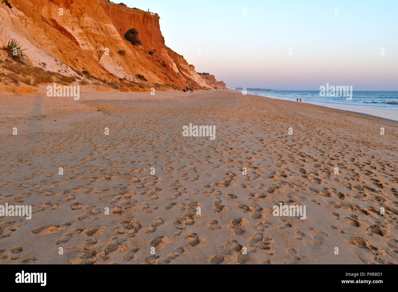 Falésia beach albufeira hi-res stock photography and images - Alamy