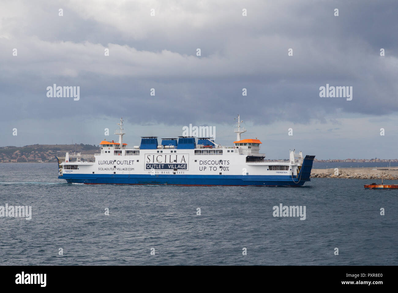 Strait of messina ferry hi-res stock photography and images - Alamy