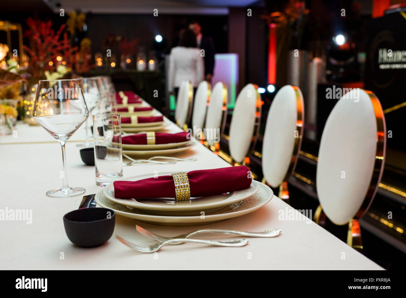 table setting in a restaurant decorated Stock Photo - Alamy