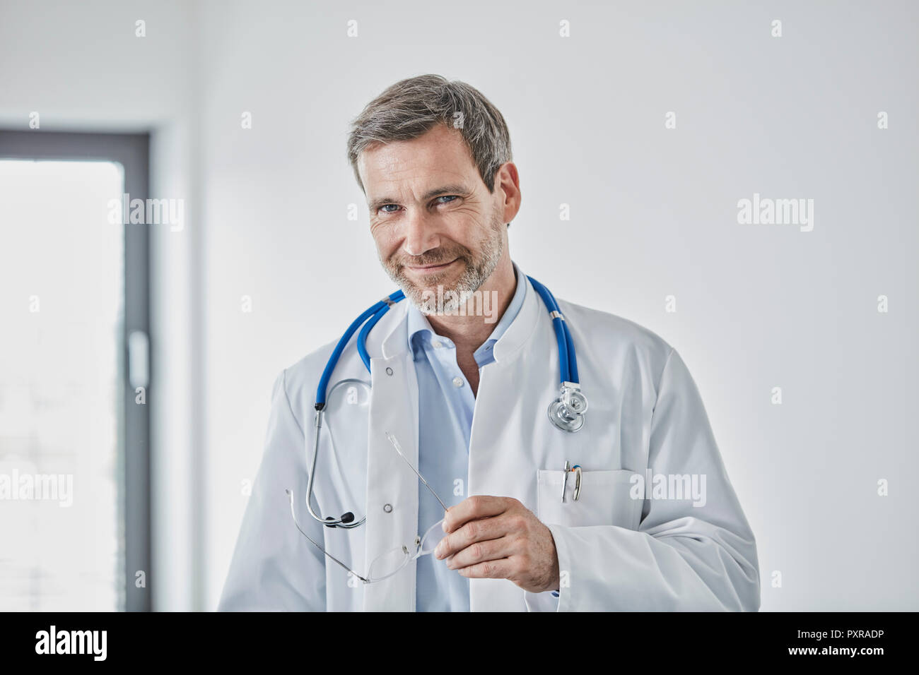 Internist hi-res stock photography and images - Alamy