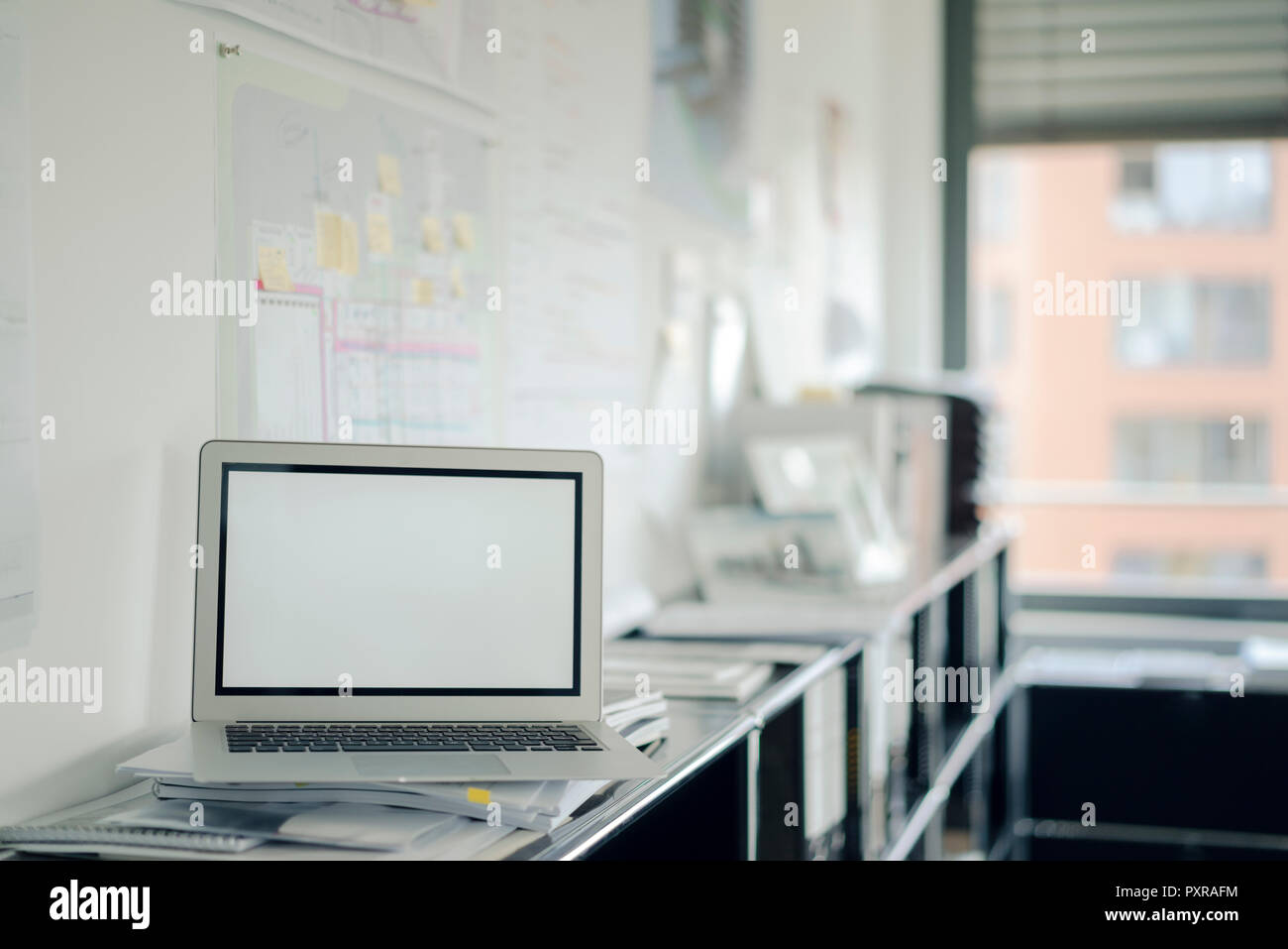 Office files shelf hi-res stock photography and images - Alamy