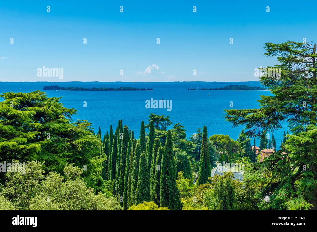 Italy, Lombardy, Gardone Riviera, Lake Garda, view to Isola del Garda ...